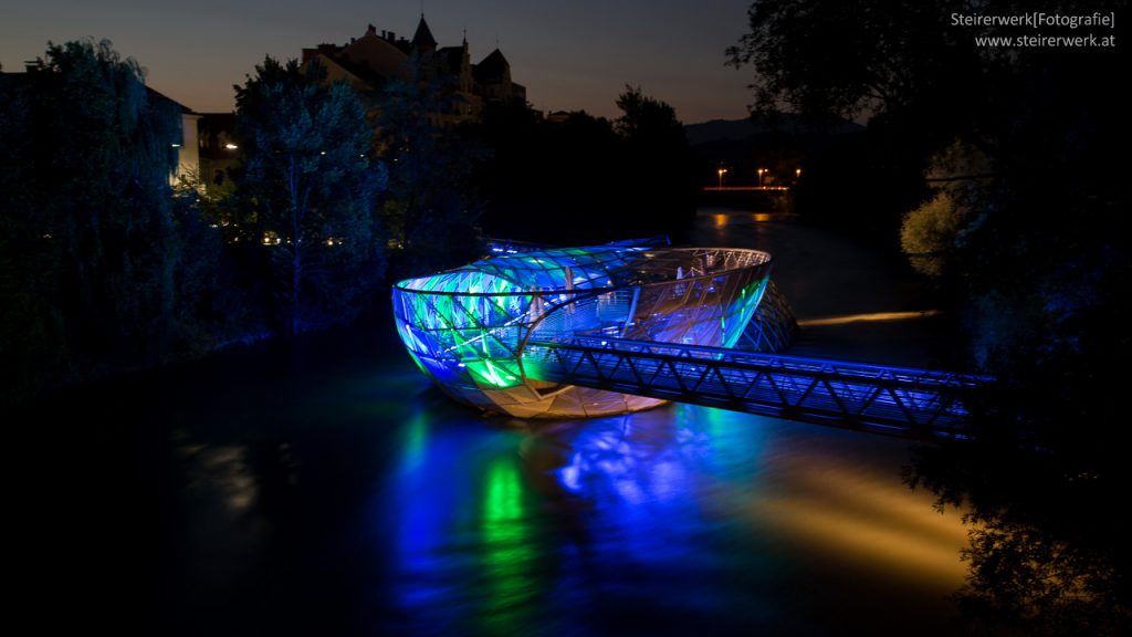 Murinsel in Graz: Schwimmende Sehenswürdigkeit auf der Mur