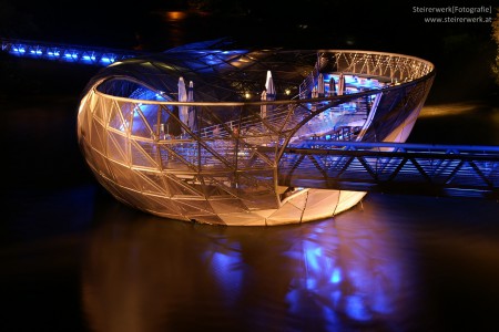 Murinsel in Graz: Schwimmende Sehenswürdigkeit auf der Mur