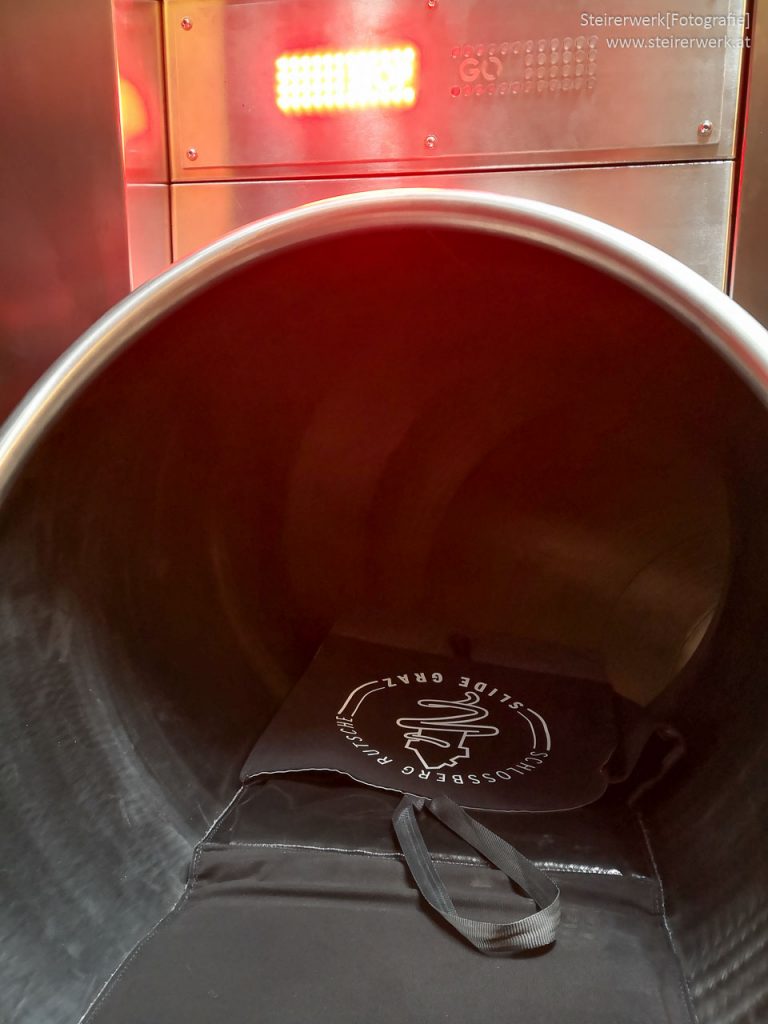 Schlossbergrutsche in Graz - Rasante Fahrt im Schlossbergstollen | Preise