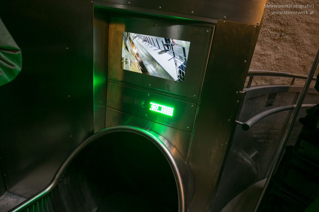 Schlossbergrutsche in Graz - Rasante Fahrt im Schlossbergstollen | Preise