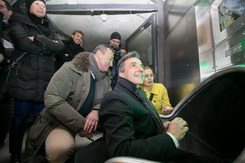 Schlossbergrutsche in Graz - Rasante Fahrt im Schlossbergstollen | Preise